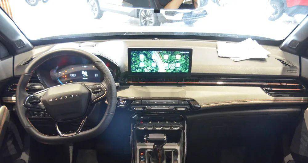 007探店：换“芯”升级 静态体验之新宝骏RS-3 1.5T_搜狐汽车_搜狐网