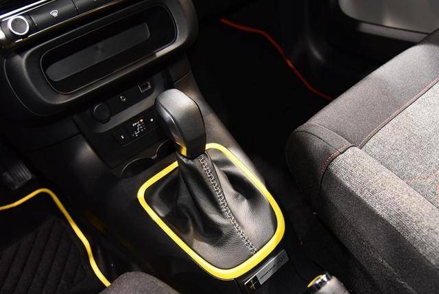 法系车的翻身之作，1.2T爆出116匹马力，离地175mm，能代步能越野_搜狐汽车_搜狐网