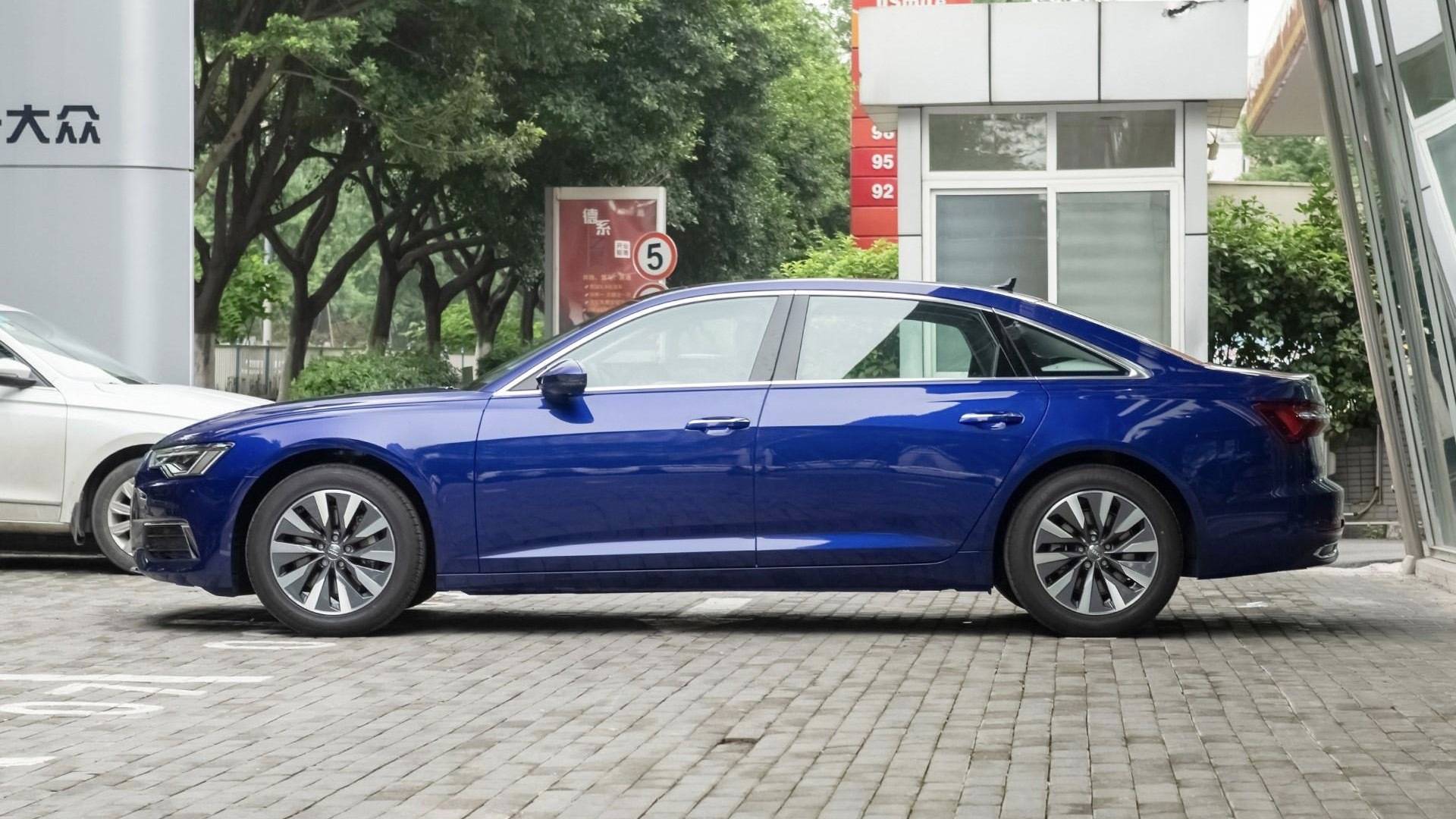 红旗H9对比奥迪A6L 40万预算你选谁？_搜狐汽车_搜狐网