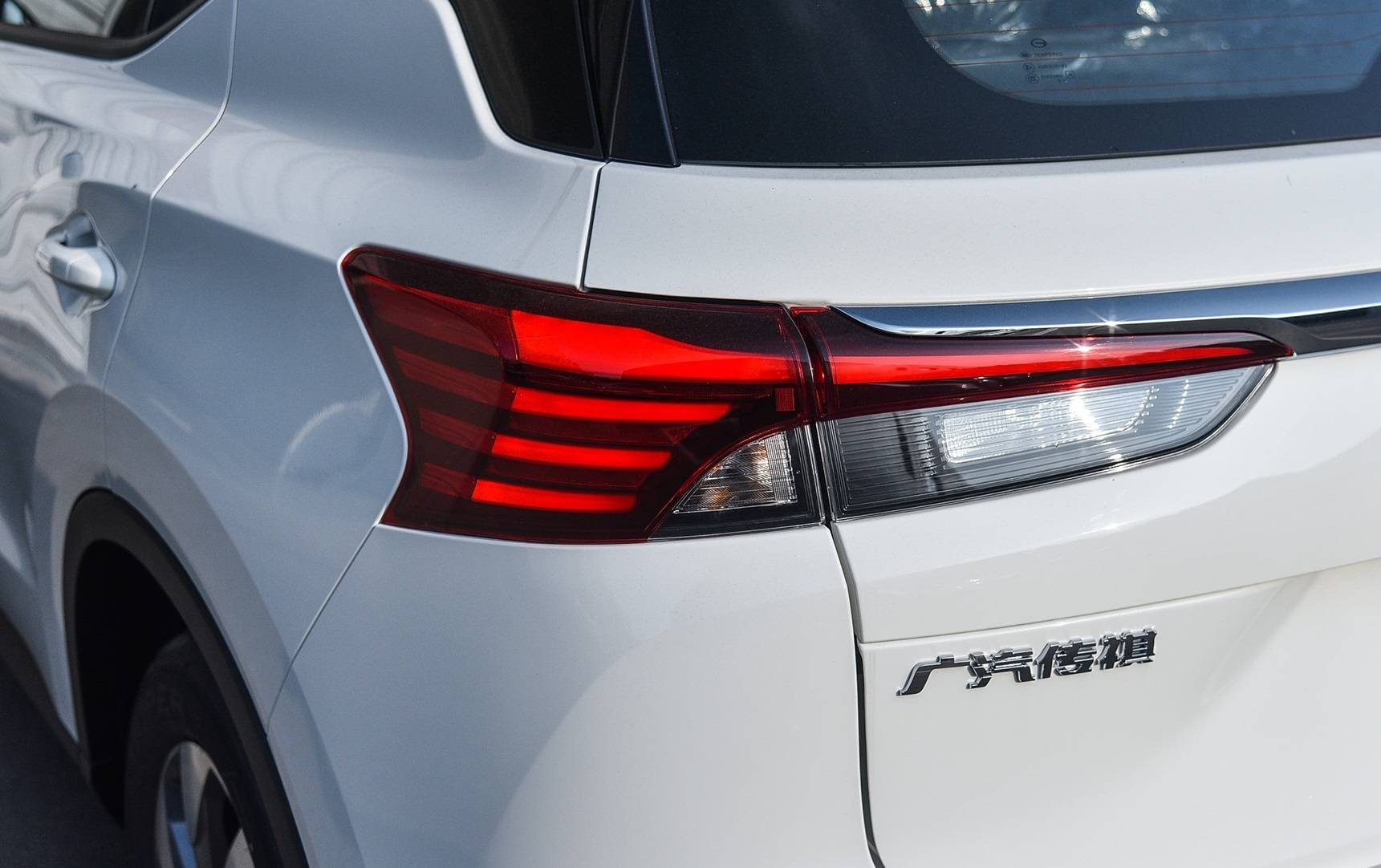 8.98w起的国产suv，1.5t爆出169马力，油耗6.8l，整车质保3年_搜狐汽车_搜狐网