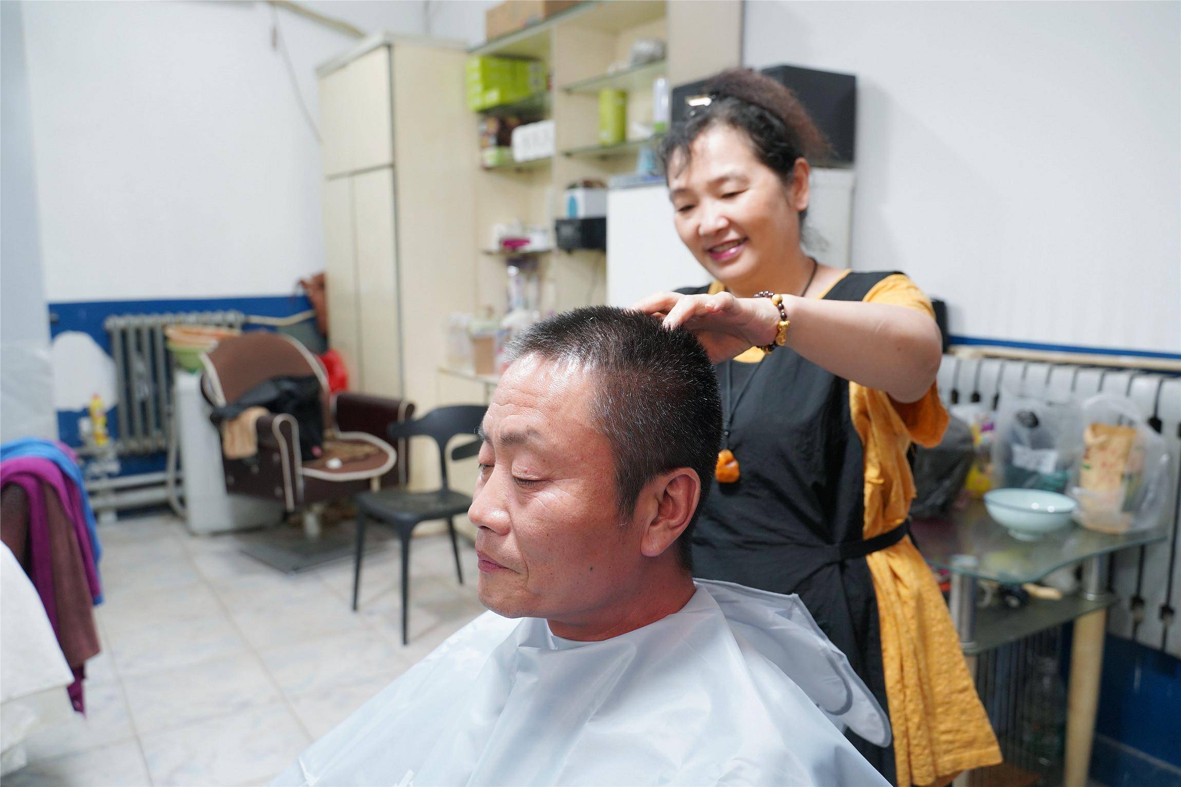 买了把飞科FC5902给我婶，开美发店的她说这电推子真不错_搜狐汽车_搜狐网