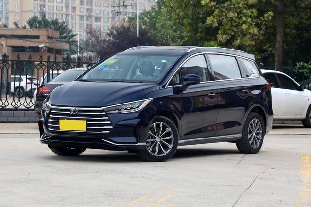 能压制宋MAX、传祺M6的MPV，顶配12万的RM5真值吗？_宝骏