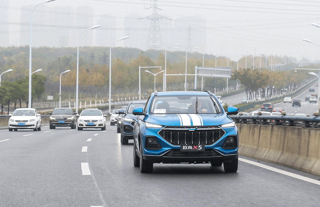 搭载全新蓝鲸NE1.5T，零百加速7.79秒，试驾长安欧尚X5_搜狐汽车_搜狐网