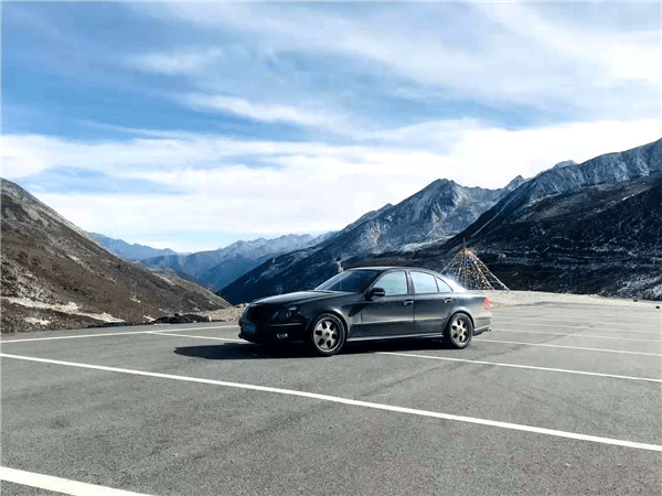 李洋展示奔驰W211 E280 AIRBFT气动避震三段记忆版本手机APP遥控进藏不是梦_搜狐汽车_搜狐网