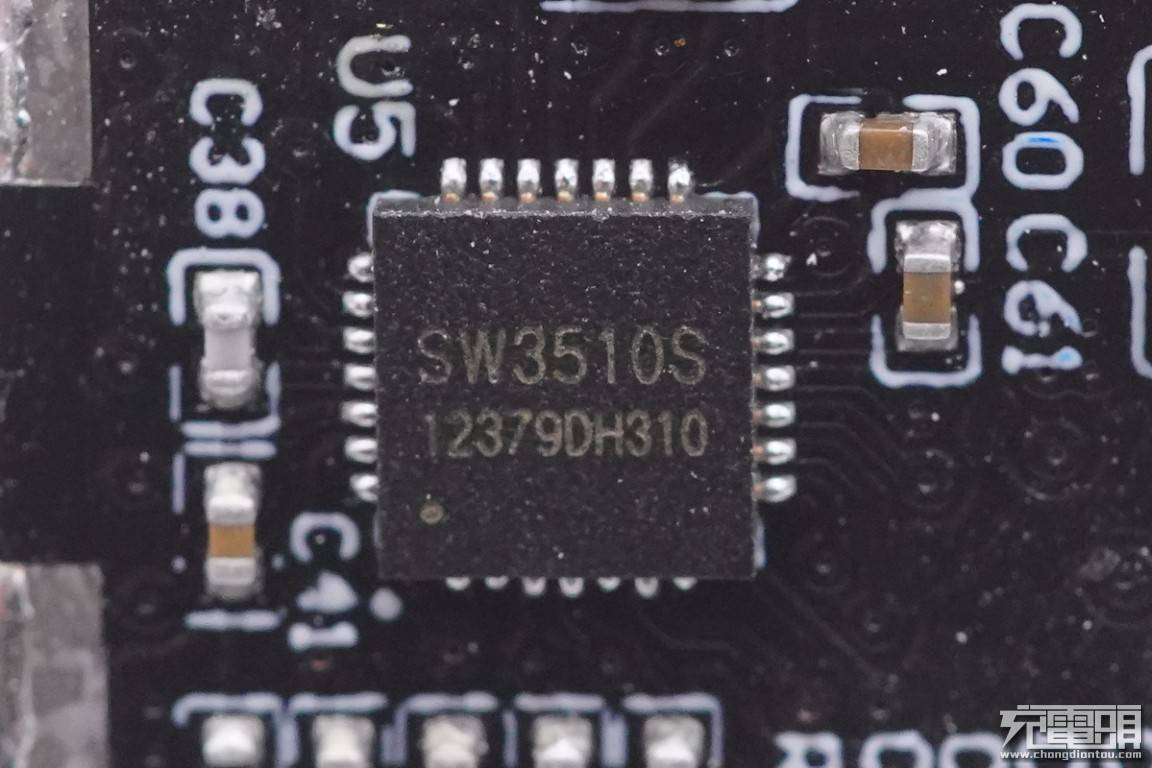 公牛65W 2A1C氮化镓充电器拆解，采用智融SW3510降压协议芯片-搜狐大视野-搜狐新闻