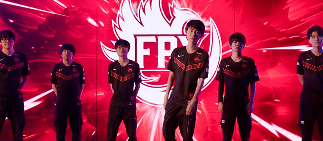 季中杯揭幕战：FPX派Khan首发对战T1，Faker开始抓“叛徒”？_李哥