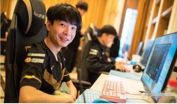 DMO中辅全部签约LGD，这个战队真要解散了？拆了半个家_试训