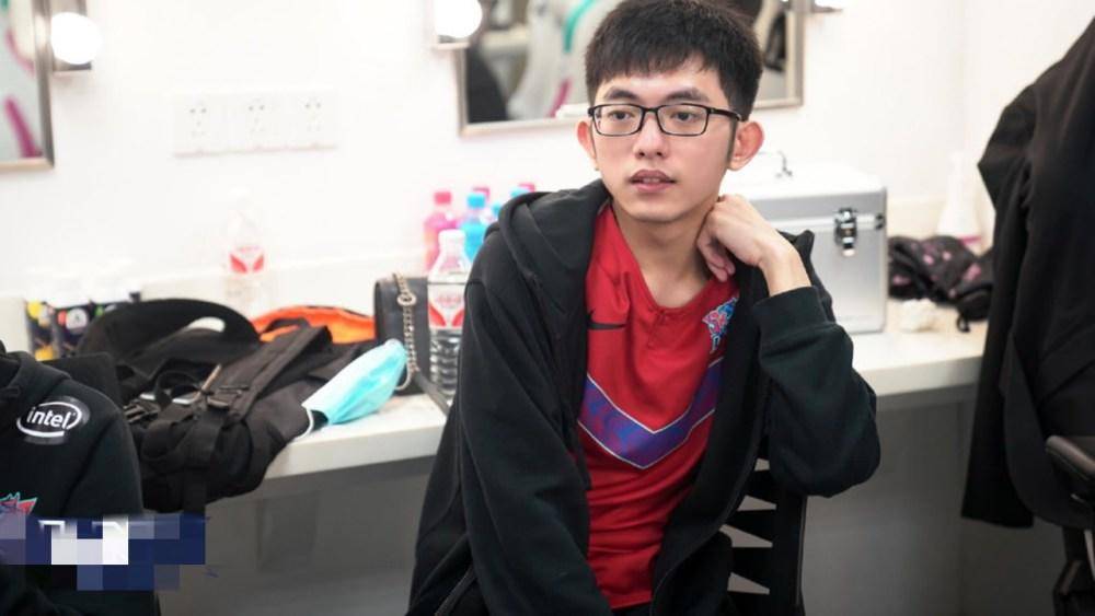 V5真威武，Samd百步穿杨，精准锁定，东北RookieMole真大腿_比赛