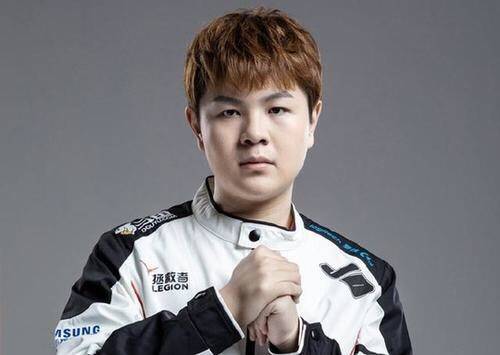 LPL第一上单已无悬念，公爵ZOOM俯首，ID改成“SHY老师”_Theshy