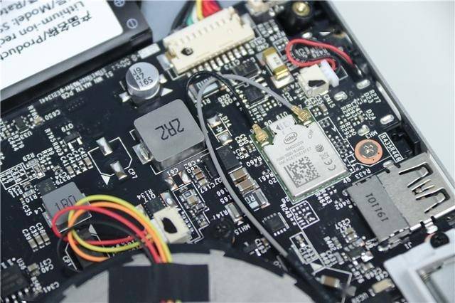 办公游戏全能，十代酷睿 + MX350 不足 4K，机械革命 S2 体验_笔记本