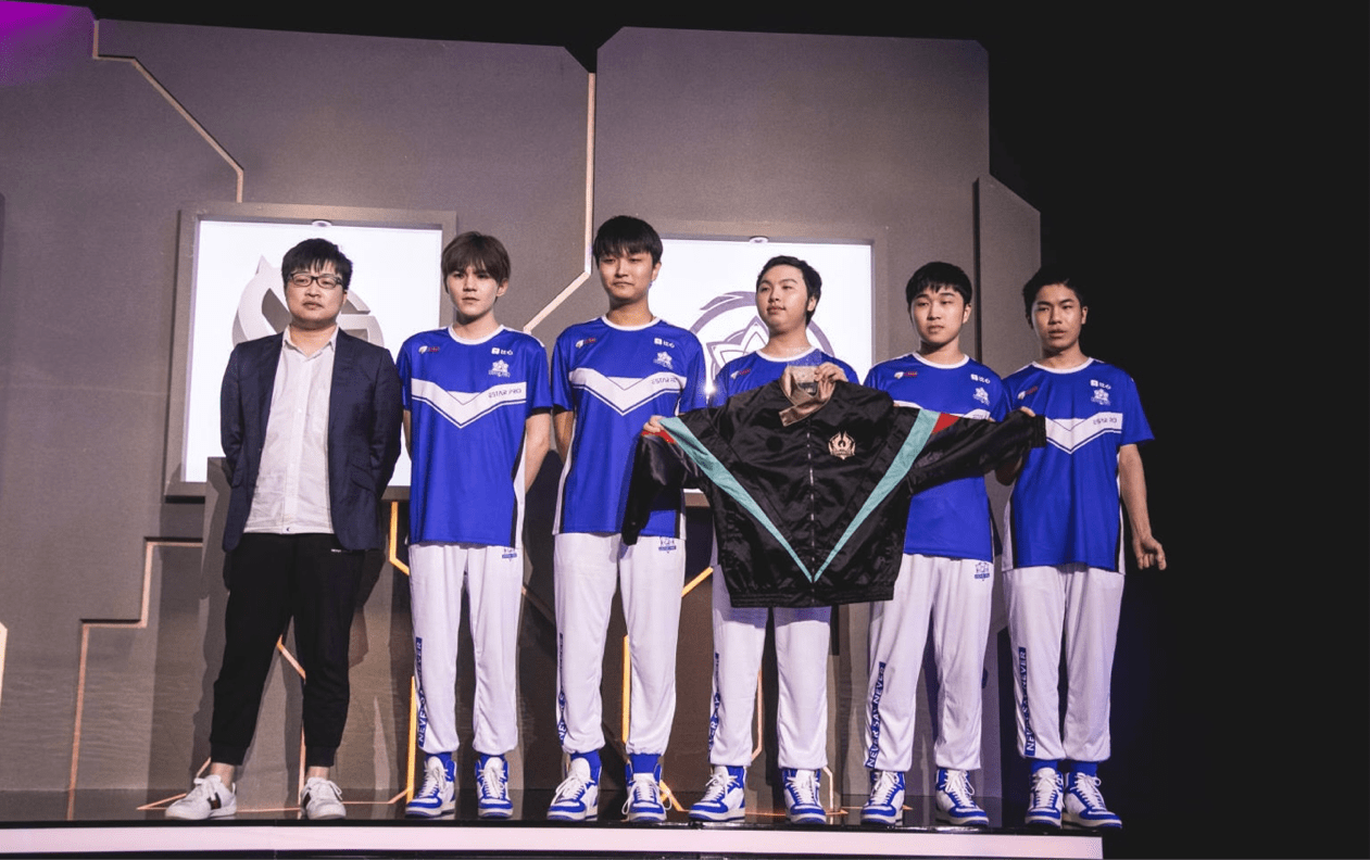 KPL：Alan再次场外办公，开播吐槽俱乐部，连新队服都不给自己_eStarPro