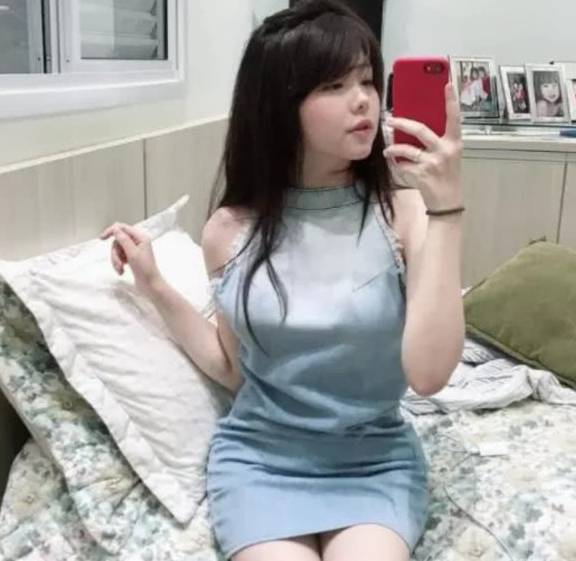 LOL最美女辅助火了，生活照被曝光，LPL男玩家们沸腾了_Mayumi