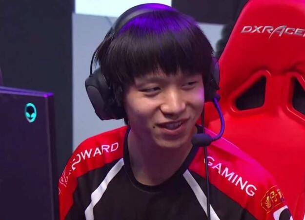 957直播证实，uzi复不复出还不知道，厂长确定回归拯救EDG_选手