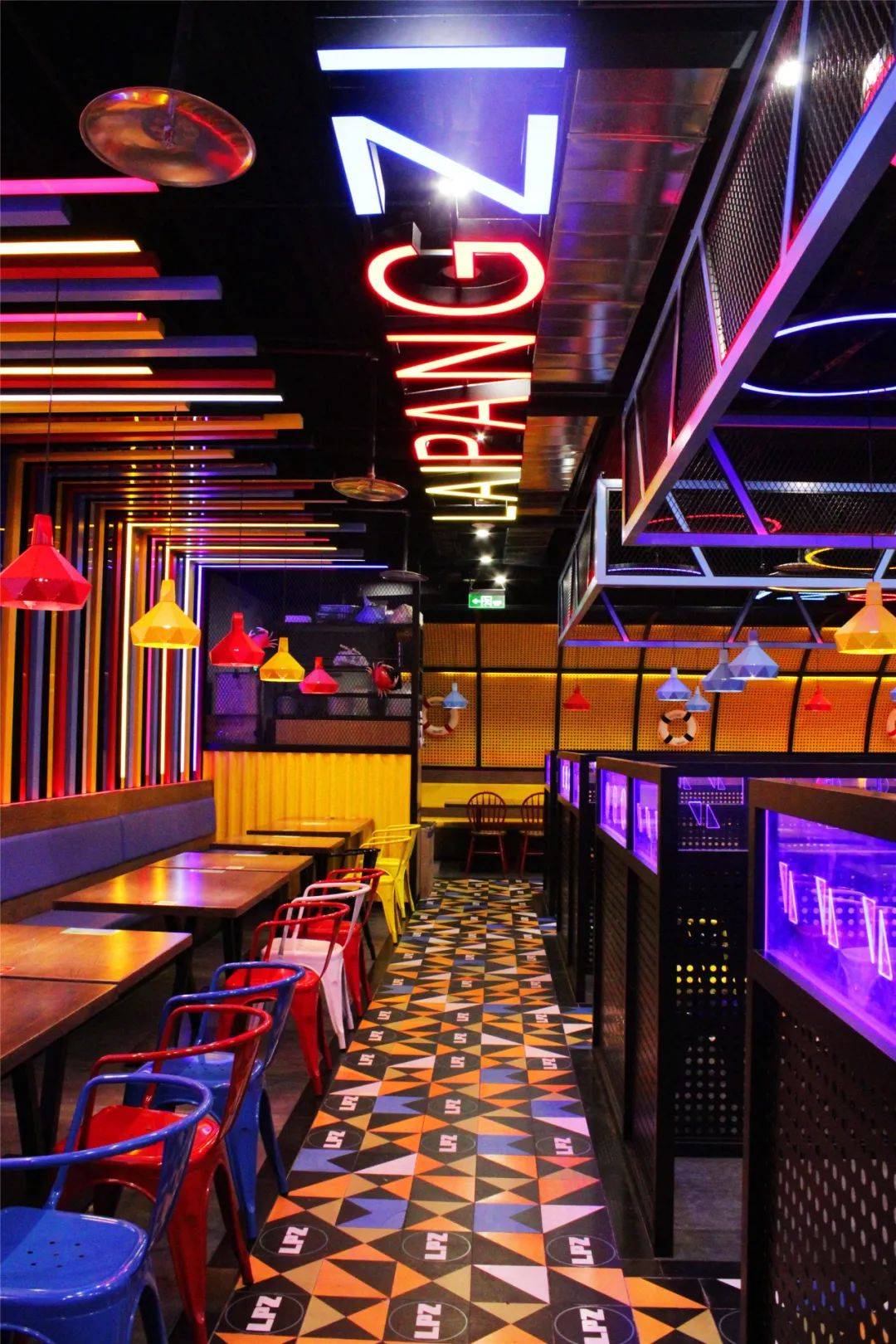 128元享原价313元「赖胖子肉蟹煲」3~4人套餐！明虾煲/鸡翅煲/鸡爪煲/牛蛙煲（大份4选1）＋炸鸡薯条…快带上好友吃到扶墙！-搜狐大视野-搜狐新闻