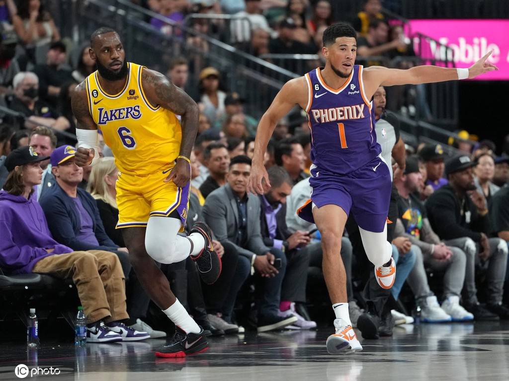 组图:老詹连中两记超神三分炸场 手感滚烫表现超燃-搜狐大视野-搜狐新闻