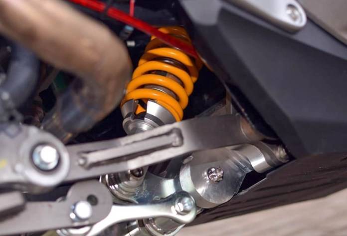 本田ADV150最强改装 采用Monoshock悬架更贴近X-ADV_搜狐汽车_搜狐网