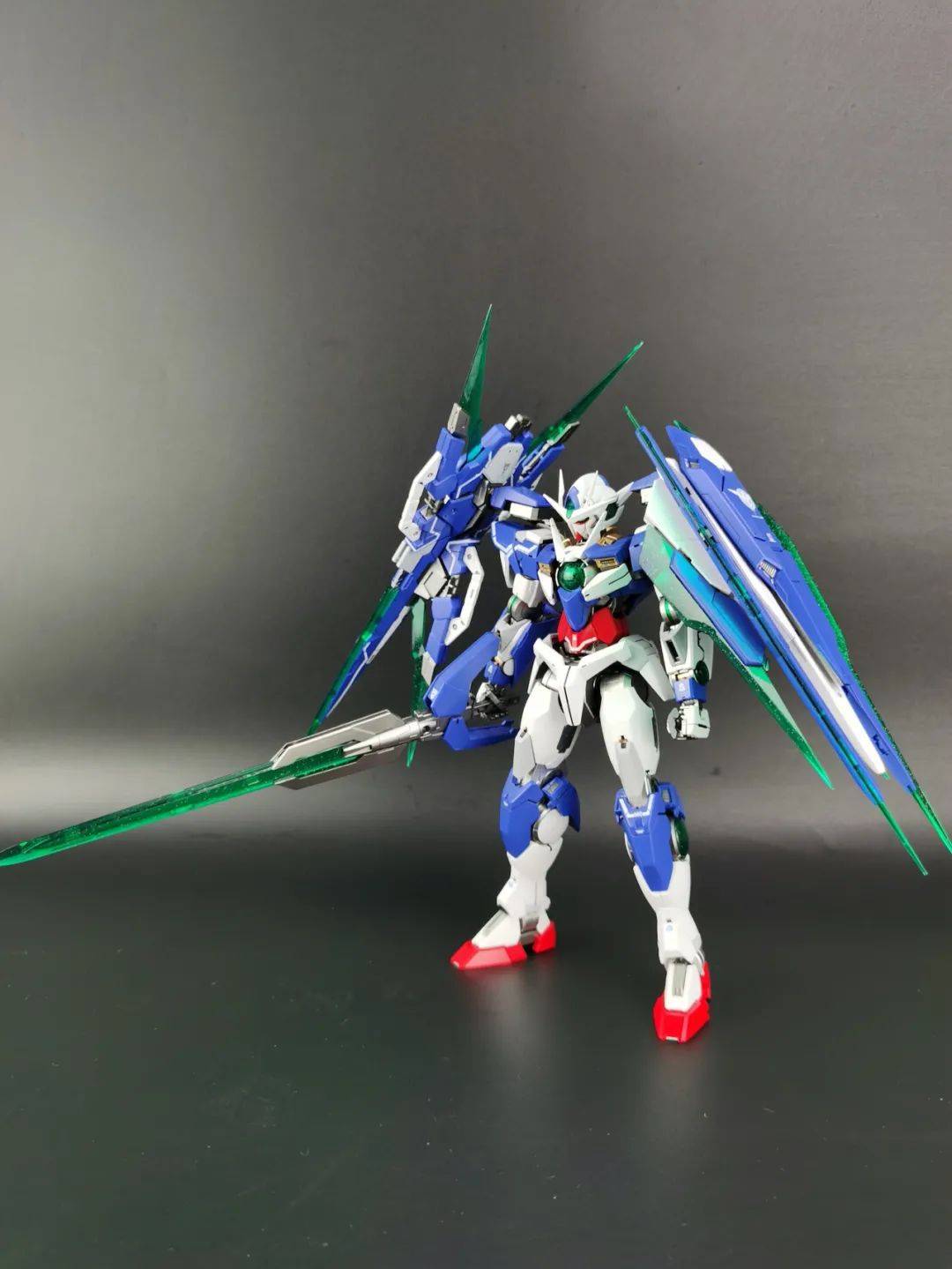 万代MG 00Q仿MB喷涂，特点很明显_模型