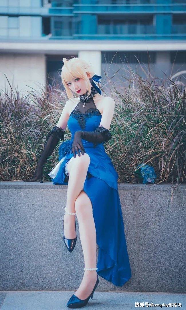 cos：Saber蓝礼服，高贵与优雅的化身_摄影