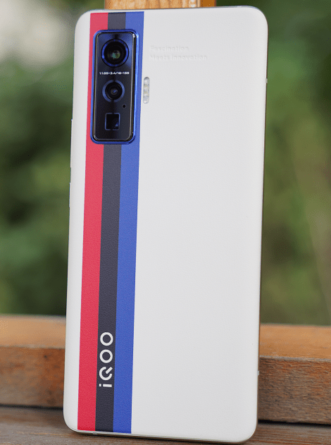 KPL比赛新机，iQOO 7正式曝光，延续性价比战略对标小米11_手机