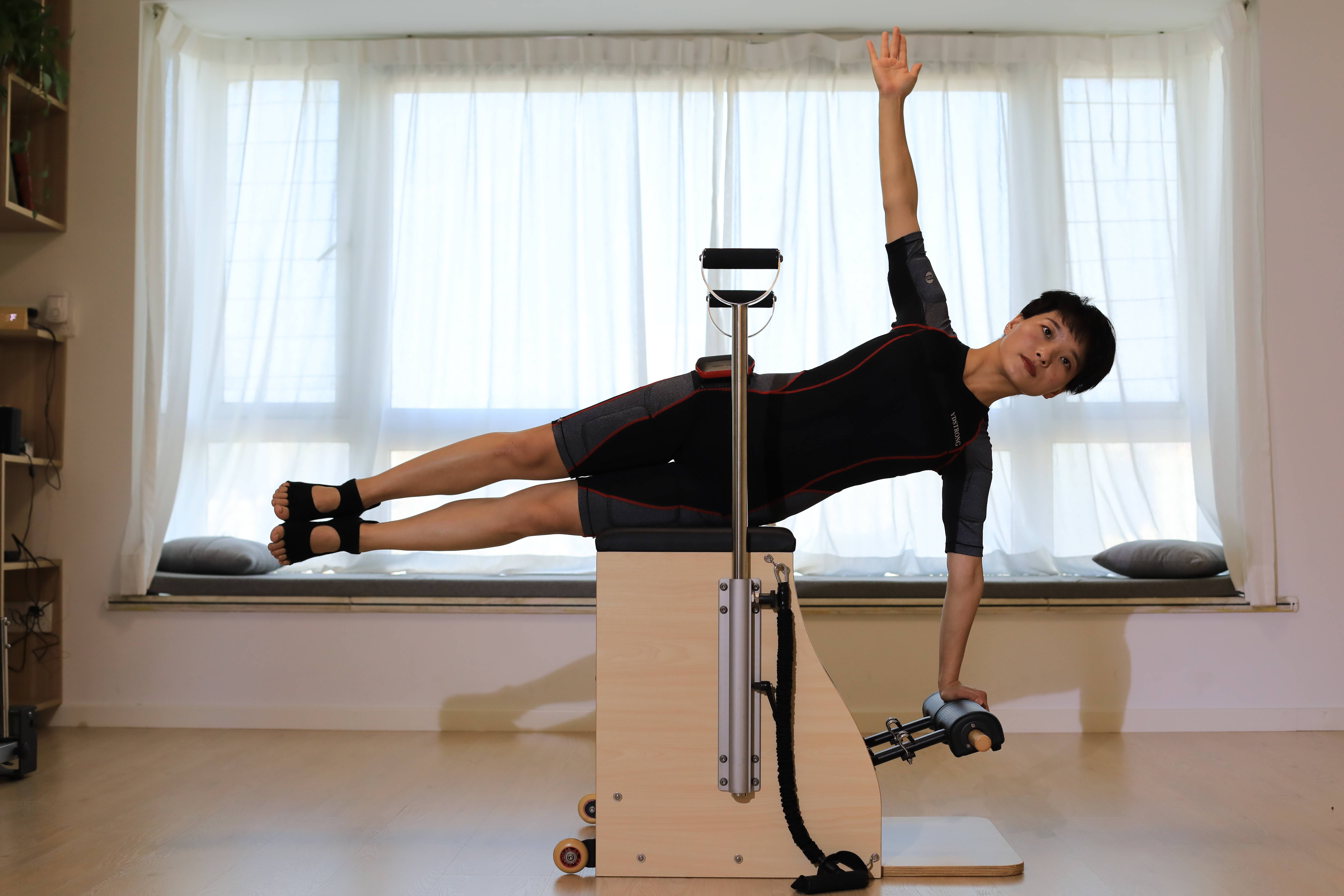 YDSTRONG智能穿戴EMS黑科技-搜狐大视野-搜狐新闻