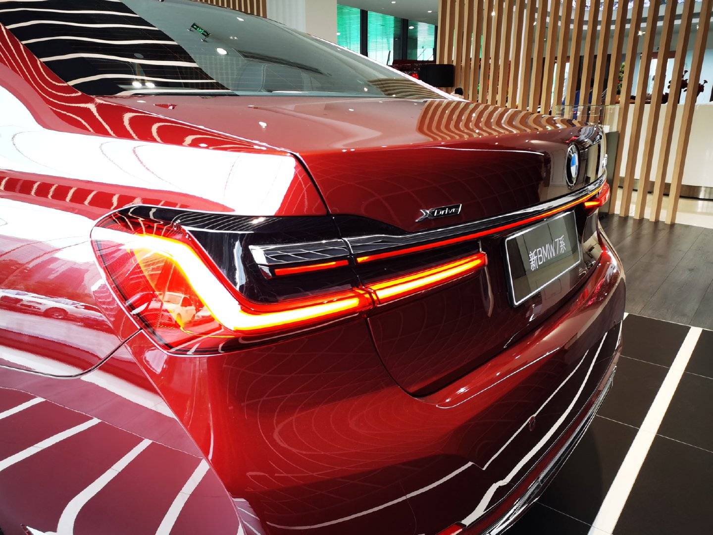 奥迪A8的劲敌，气场不输新款奔驰S级，3.0T+8AT，新宝马7系来袭_搜狐汽车_搜狐网