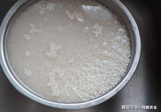 自己在家也能酿米酒,简单3步就能做出美味米酒,过年不用买酒了酒曲