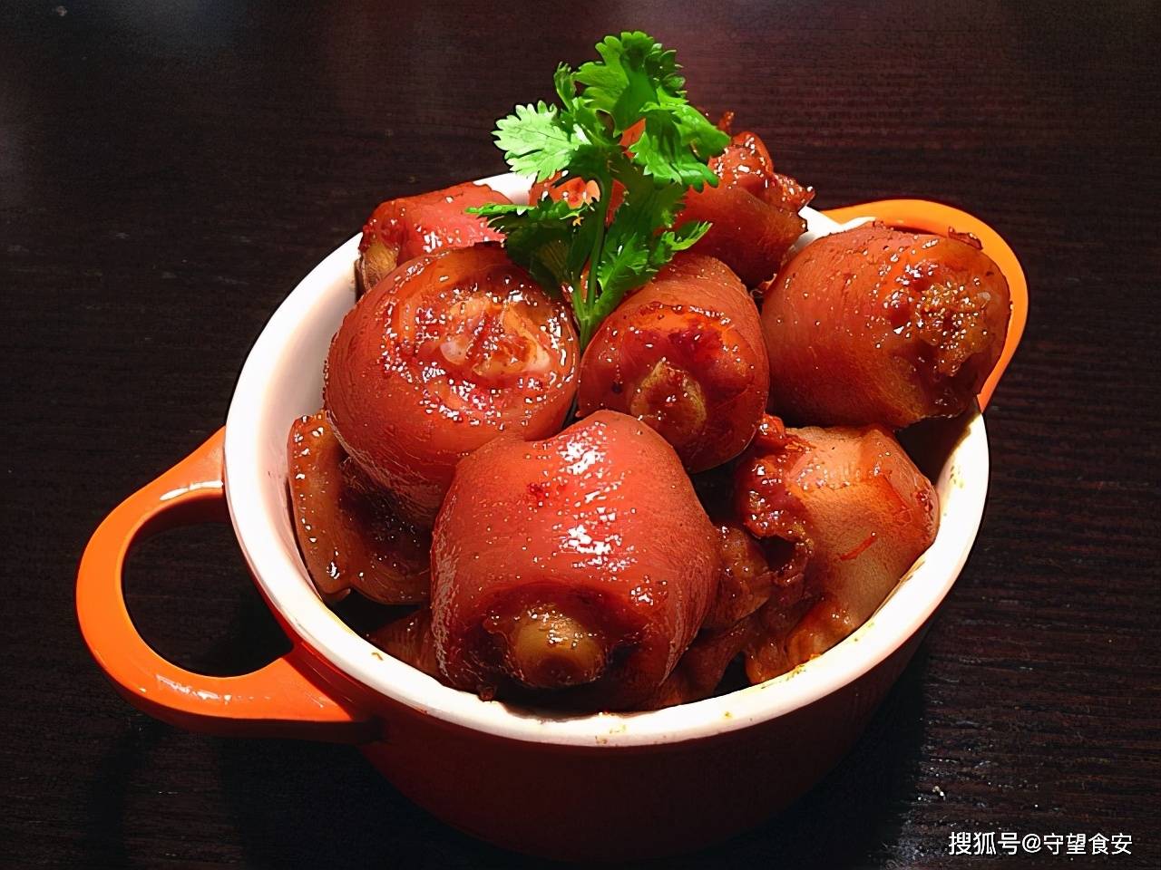 原创丨猪尾巴怎么做才不会有腥味？3招教你挑选优质猪尾巴_肾脏