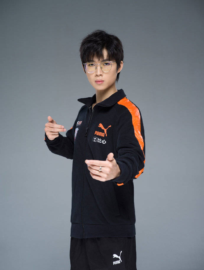 2021年王者荣耀春季赛 DYG定妆照-搜狐大视野-搜狐新闻