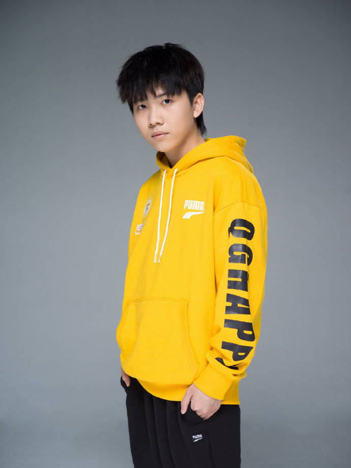 2021年王者荣耀春季赛 QGHappy定妆照-搜狐大视野-搜狐新闻