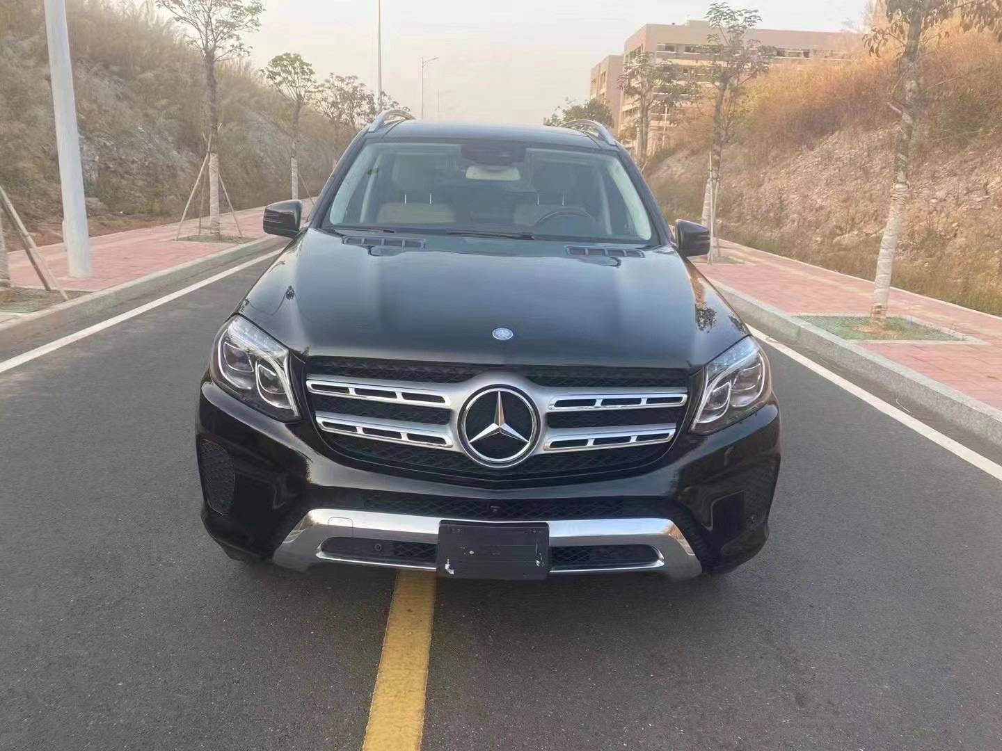 18年奔驰GLS450仅售42万，时尚硬朗的车身，尽显轩昂大气风采_搜狐汽车_搜狐网