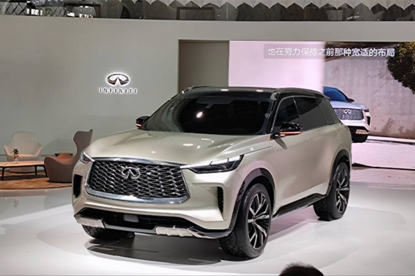 全新英菲尼迪QX60实车亮相，悬浮式车顶，放弃CVT换9AT，能翻身吗_搜狐汽车_搜狐网