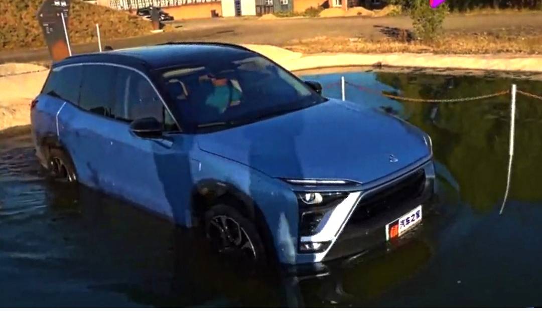 BYD, Tesla, and NIO are wading through the water and driving safely ...