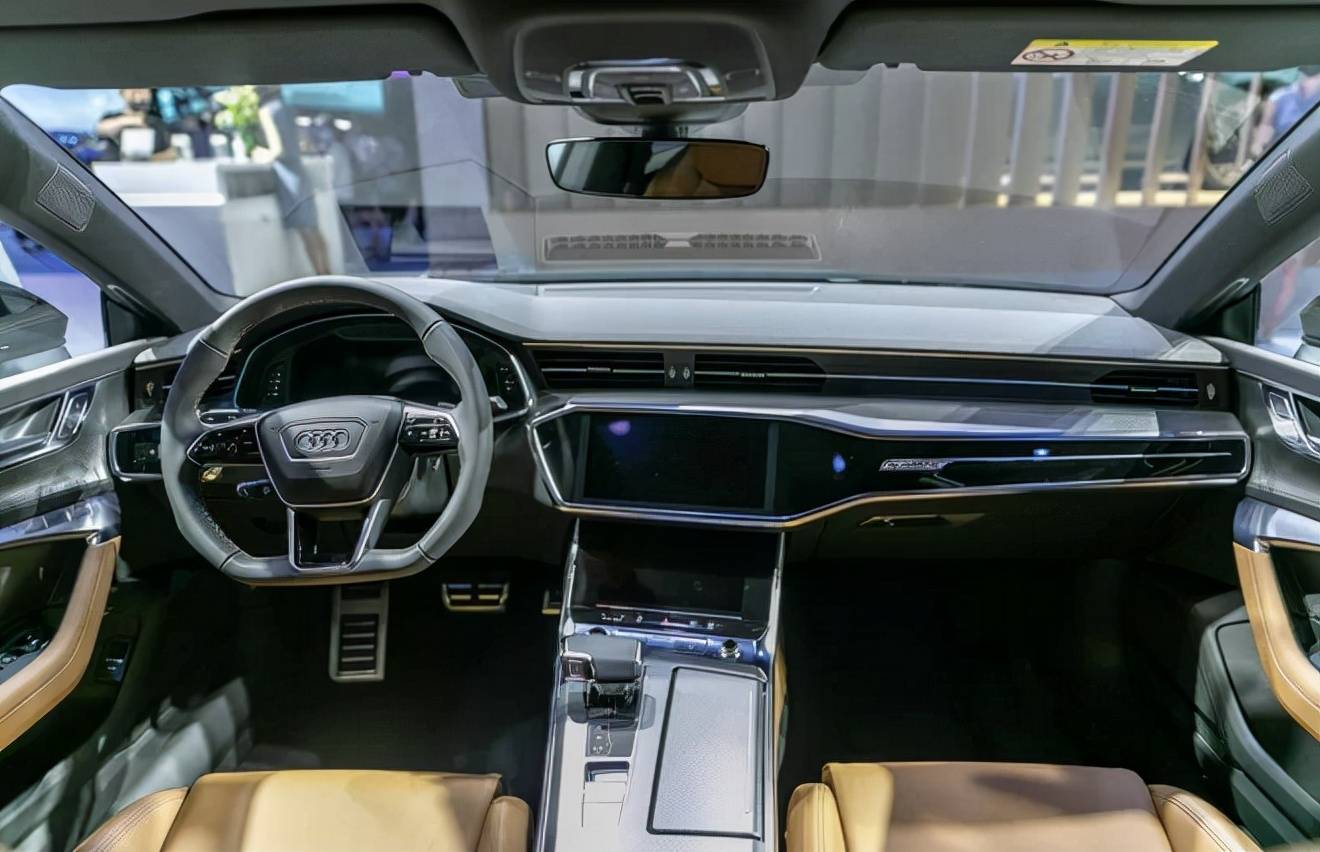 奥迪A7L投产 顶配77.77万 标配3.0T！_搜狐汽车_搜狐网