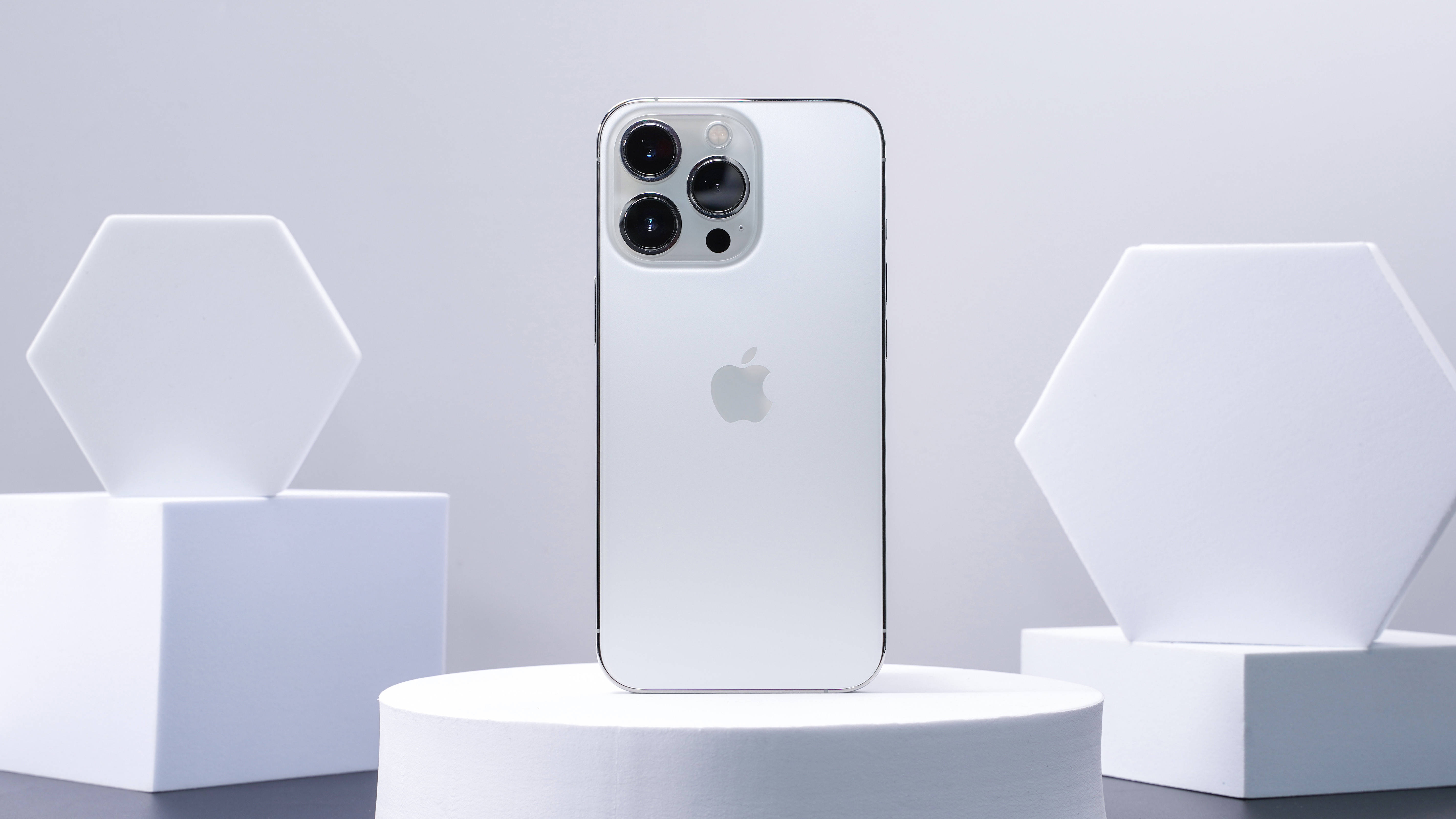 iPhone 13 Pro深度体验：升级有限预期未满，苹果失了个性_屏幕尺寸