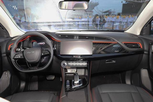 配1.5T引擎，油耗低至6.6L，9.59万起售，实拍东风风神AX7马赫版_搜狐汽车_搜狐网