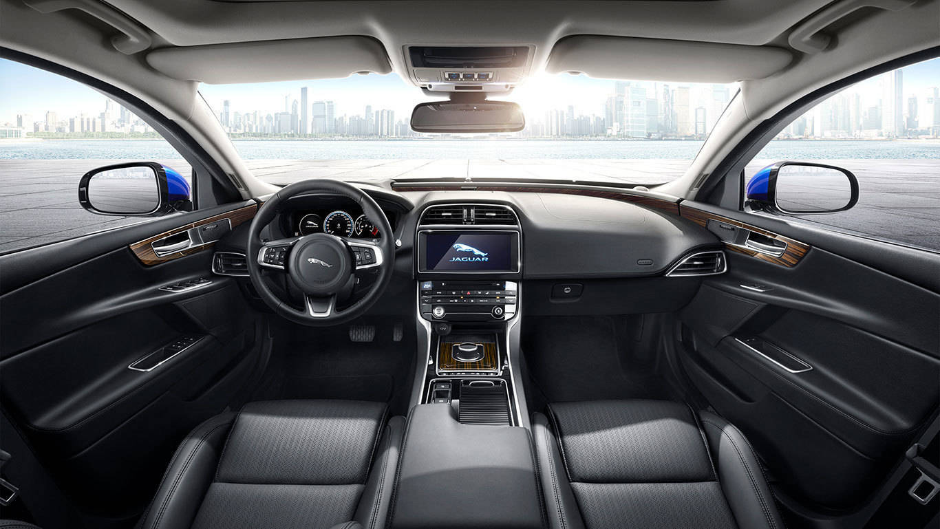 30万即可落地中型豪华轿车 CT5?S60?还是XEL？_搜狐汽车_搜狐网