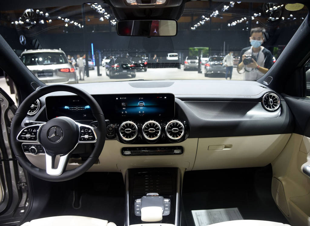 25万开回家的BBA？奥迪Q2L？宝马X1？奔驰GLA？_搜狐汽车_搜狐网