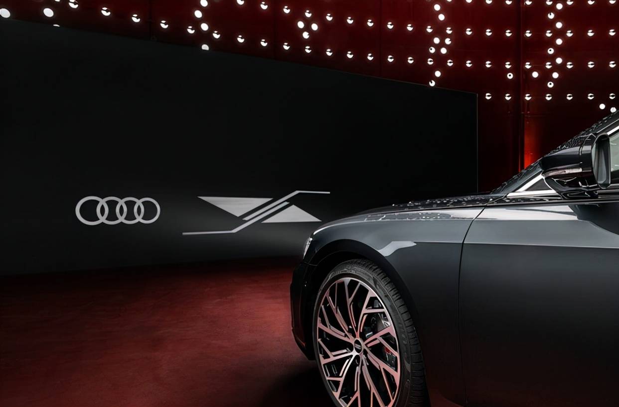 大灯升级前脸焕新，奥迪A8L迎来中期改款，网友：A4L PLUS？_搜狐汽车_搜狐网