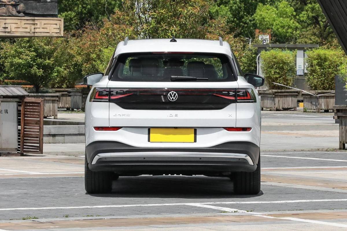 7座中大型纯电动SUV不足24万起？Model Y看傻了，试驾后就选ID6X_搜狐汽车_搜狐网