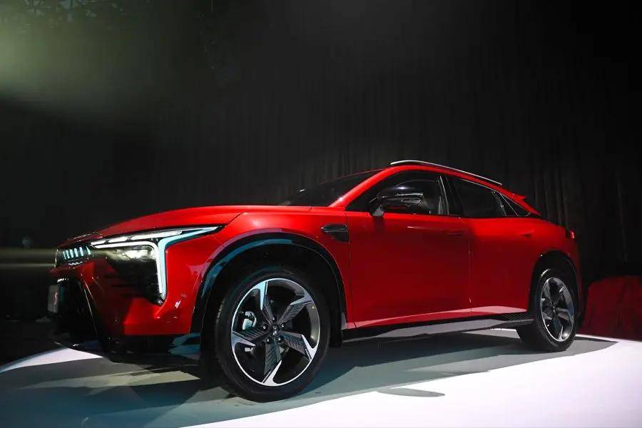 定位跨界SUV，轴距达2750毫米，一汽奔腾全新B70S首发亮相_搜狐汽车_搜狐网