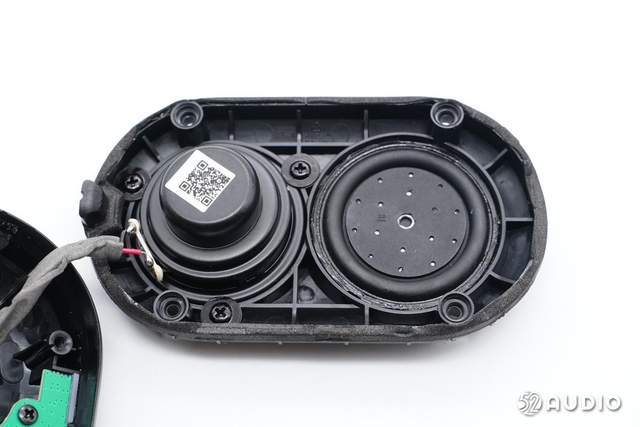 realme Pocket蓝牙音箱拆解报告，采用炬芯ATS2819蓝牙音频SoC_特写_电池_Buds