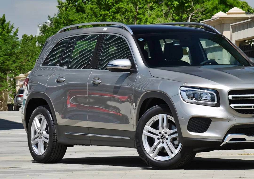 跌到了22万起，30天卖8701辆，不得不说，奔驰又赢_搜狐汽车_搜狐网