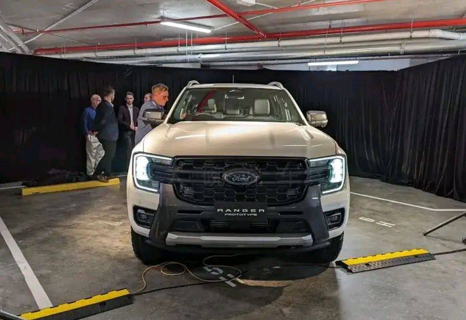 皮卡家族的“四驱兄弟”，源自FORD，3.0T引擎+10AT，实车真帅气_搜狐汽车_搜狐网