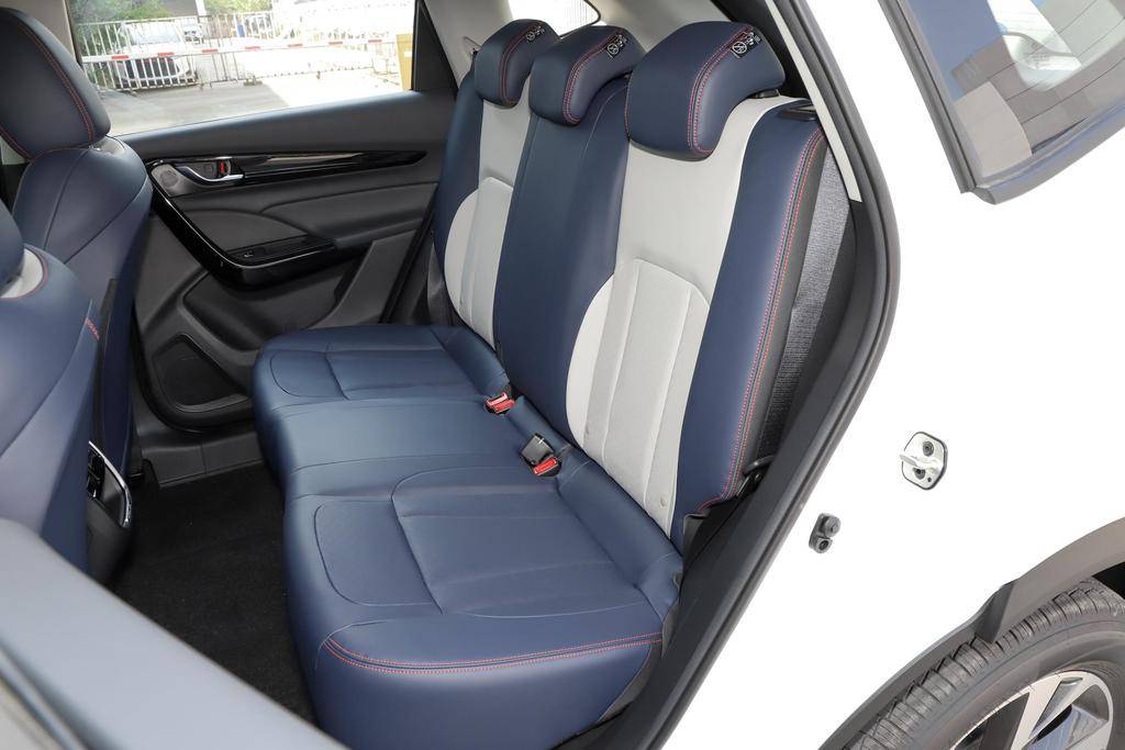 百公里综合油耗6.6L，东风风神AX7 马赫版，值得购买吗？_搜狐汽车_搜狐网