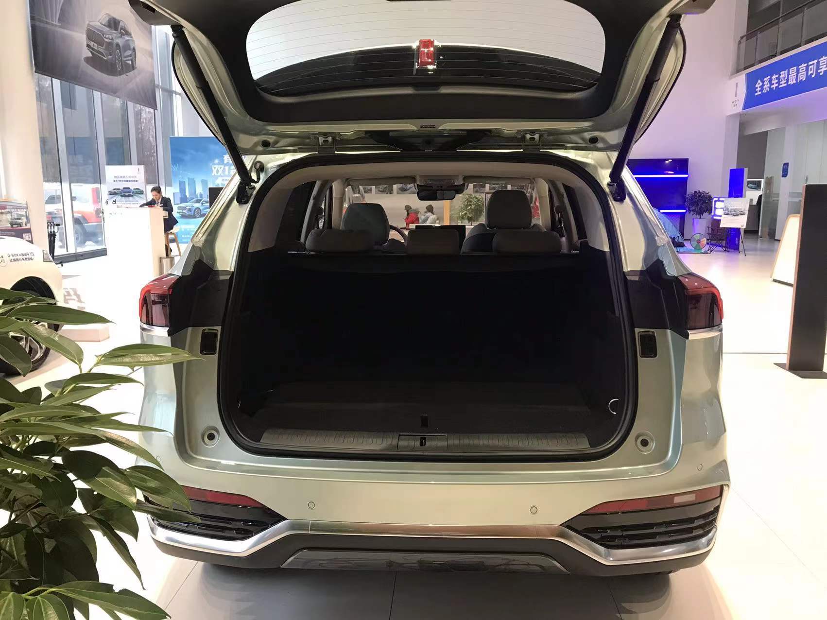 长春龙翔WEY牌4S店抢先实拍拿铁DHT，预售16.28万起_搜狐汽车_搜狐网