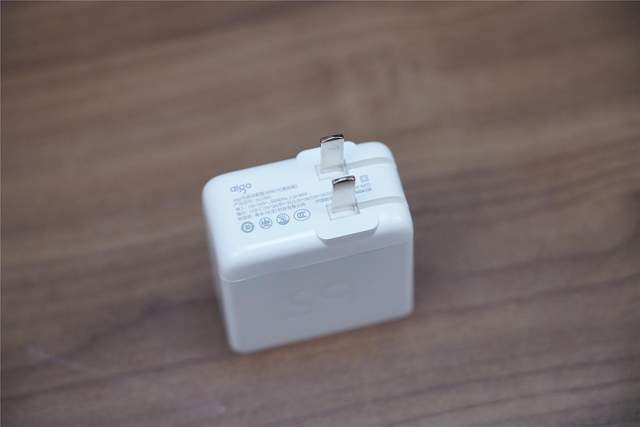 PD快充，你的出差减负神器——aigo 65W PD充电头分享_支持_游戏机_笔记本