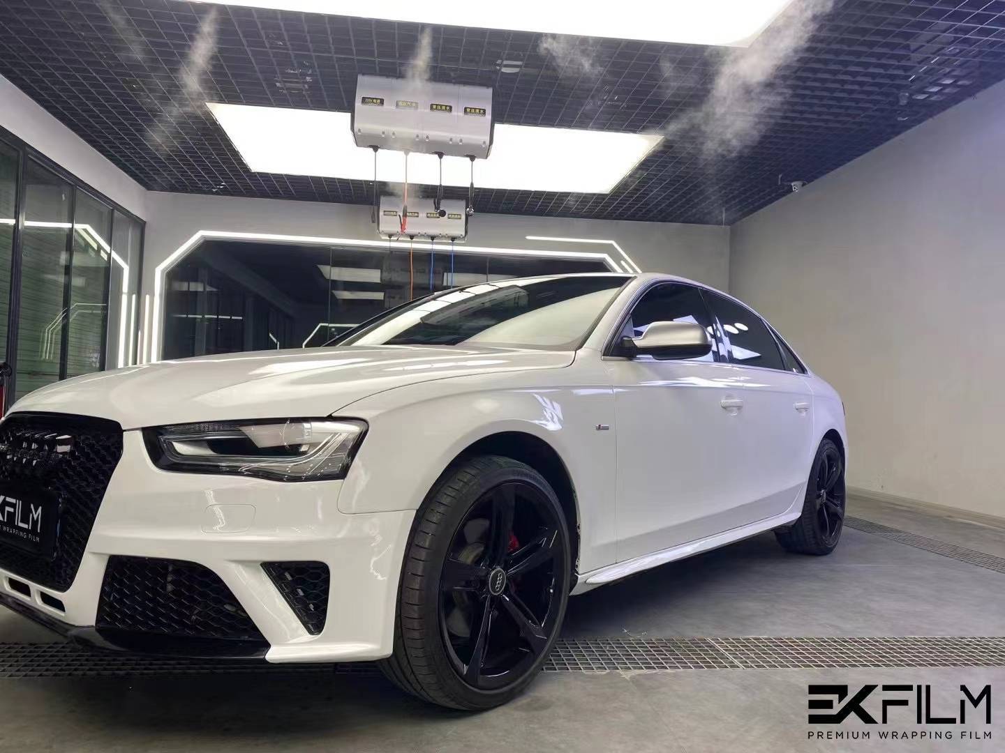 奥迪A4L汽车贴膜EKFILM改色膜高亮白_搜狐汽车_搜狐网