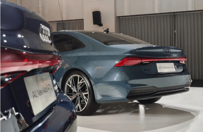 只比A6L 2.0T贵1万，奥迪A7L这下要得起了？_搜狐汽车_搜狐网