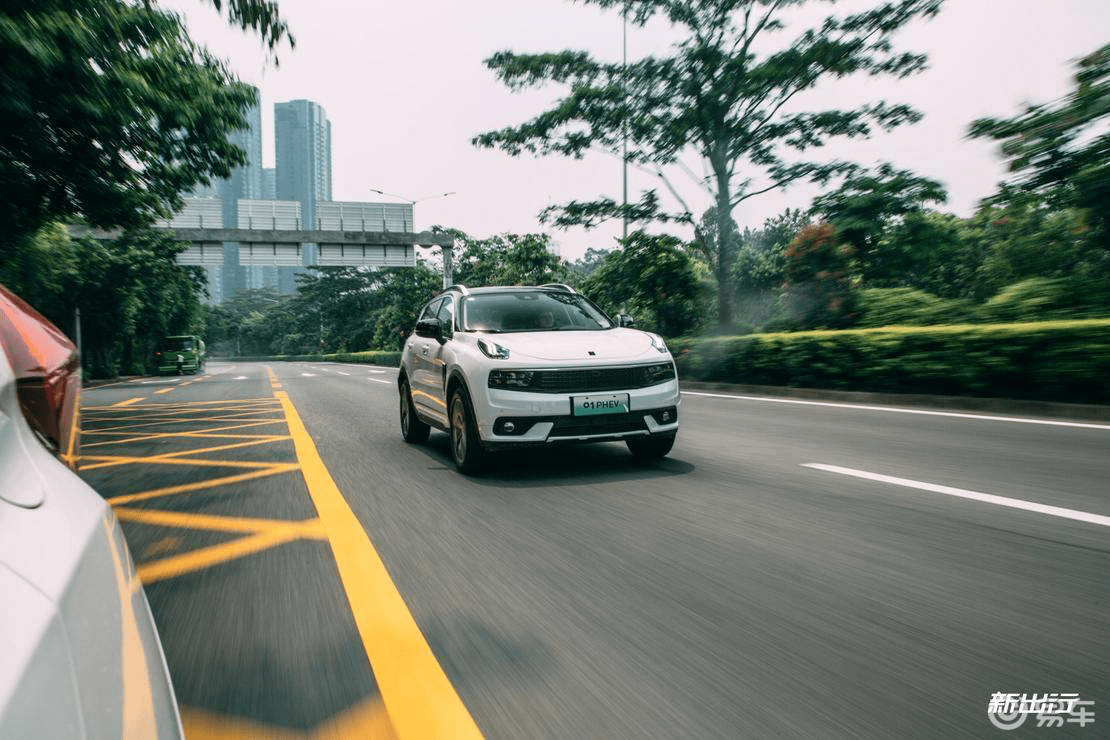 领克01 PHEV绿牌首选，“Plus” 版更优惠！_搜狐汽车_搜狐网