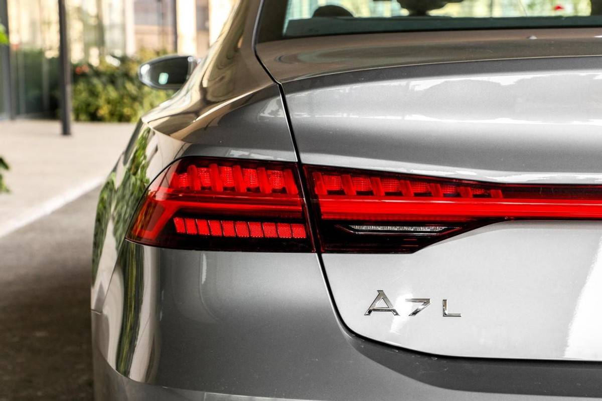 考虑“56E”不妨看看它，45.97万起，溜背颜值，解读奥迪A7L 2.0T_搜狐汽车_搜狐网